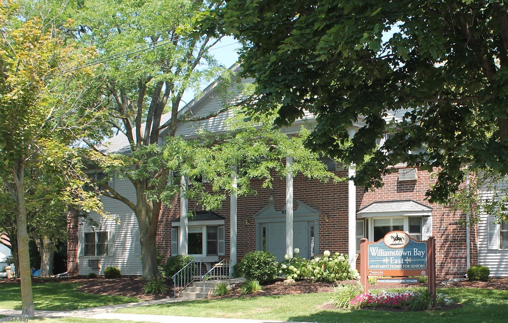 Maple Grove Commons Apartments | Madison Apartment Living